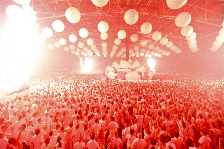 Eye candy: 40+ photos of beautiful EDM festival stage designs ...