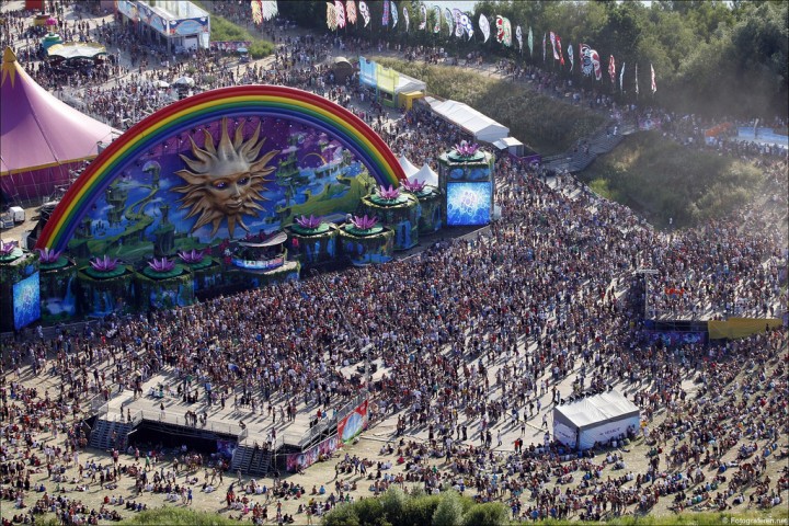 Eye candy: 40+ photos of beautiful EDM festival stage designs ...