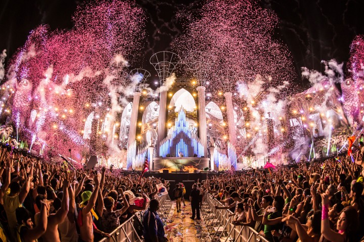 First look: The elaborate stages of EDC Las Vegas 2014 – Electronic Midwest