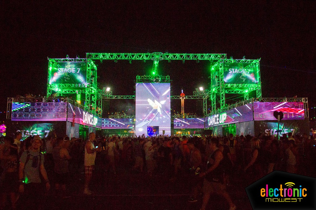 First look: The elaborate stages of EDC Las Vegas 2014 – Electronic Midwest