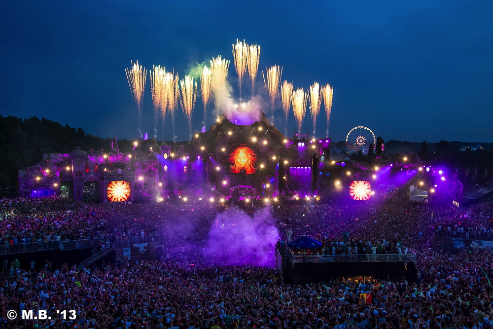 20 preview photos of the volcanic TomorrowWorld 2014 main stage ...
